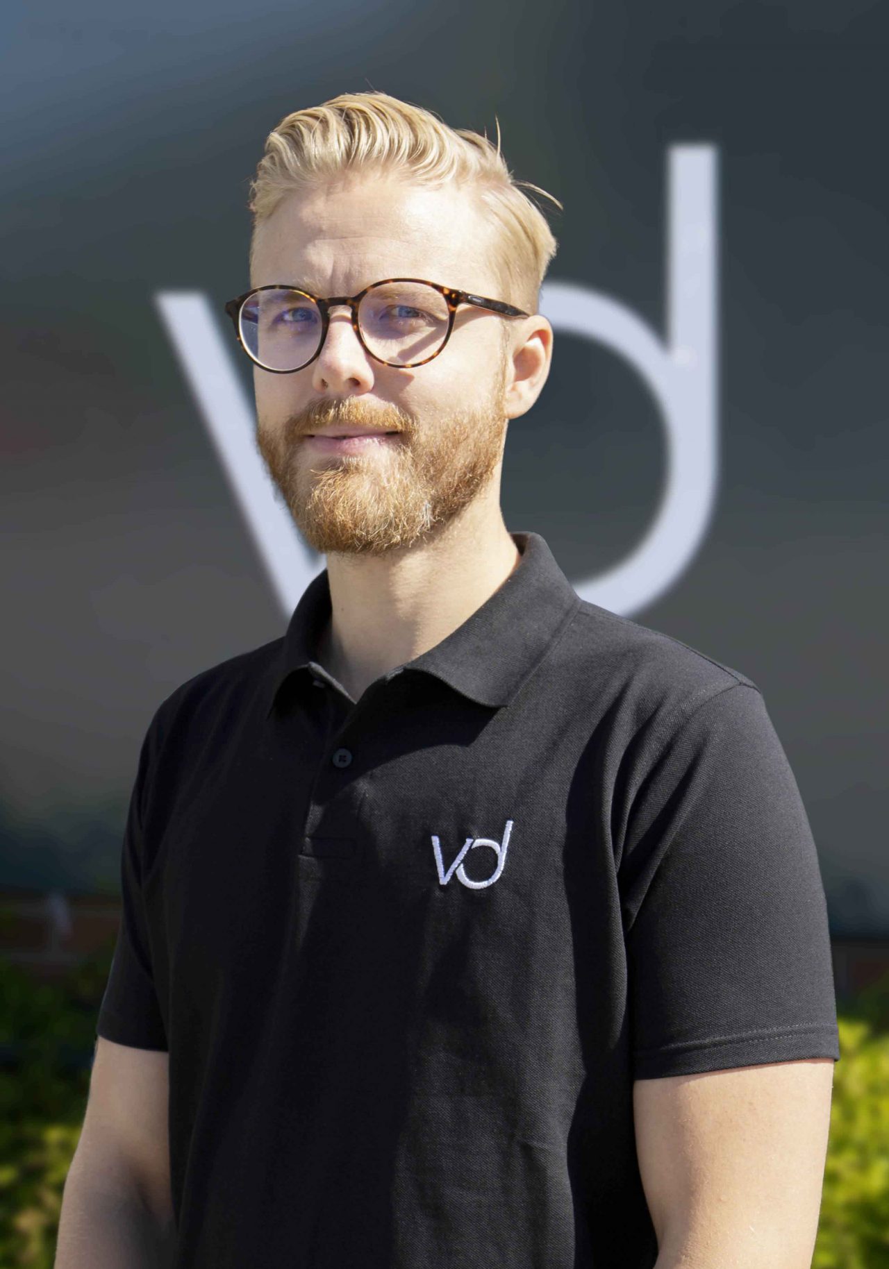It-support och drift, systemutveckling, grafik och design